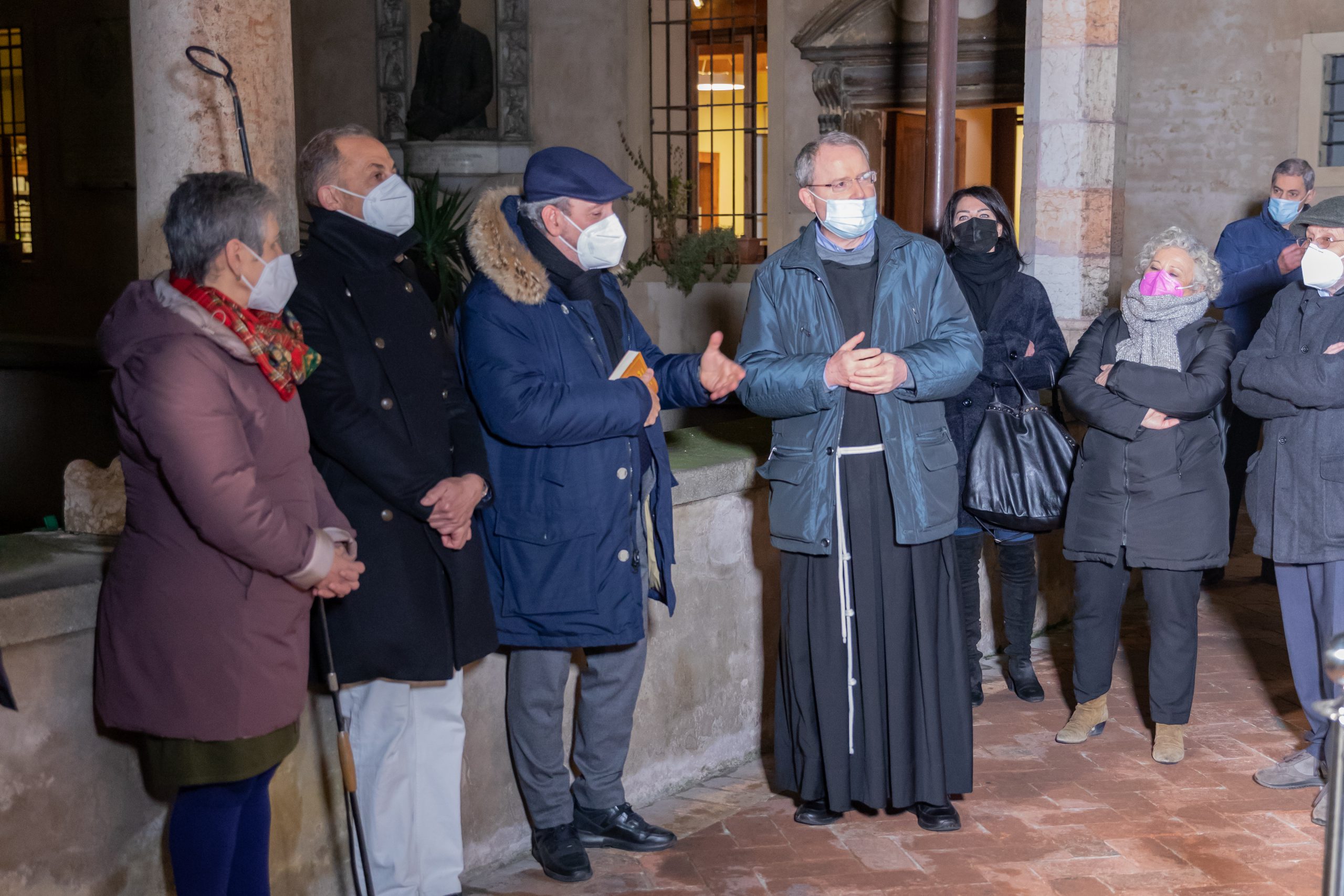 UNA LUCE DIRADA L’OSCURITA’ - Veneranda Arca di Sant'Antonio