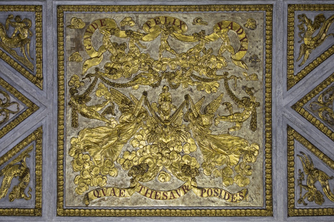 The Veneranda Arca di S. Antonio - Veneranda Arca di Sant'Antonio